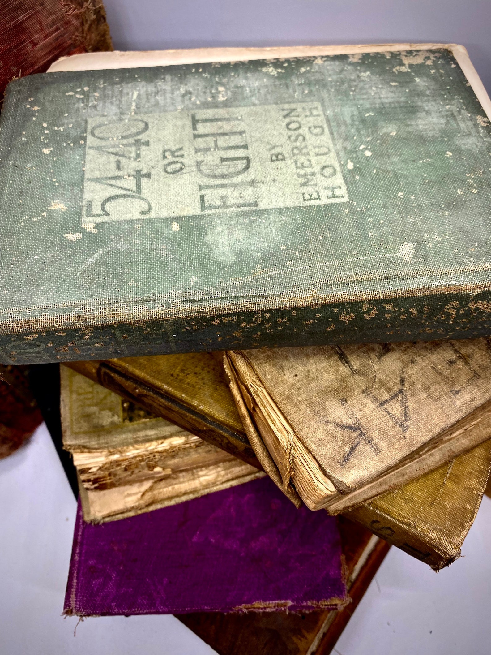 Bundle of 5 Vintage Books Distressed Book Bundle Vintage Home Decor ...