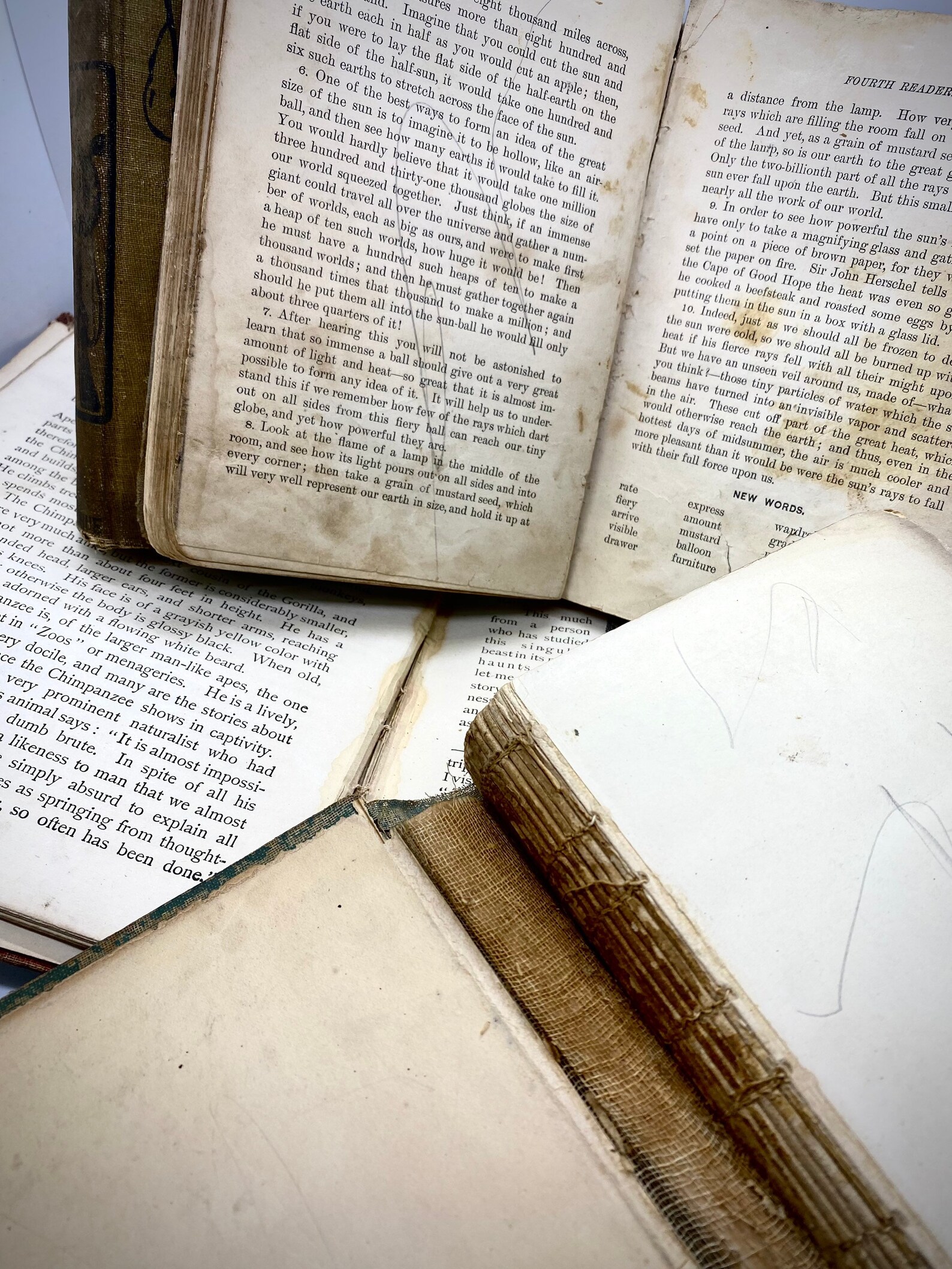 Bundle of 5 Vintage Books Distressed Book Bundle Vintage Home Decor ...