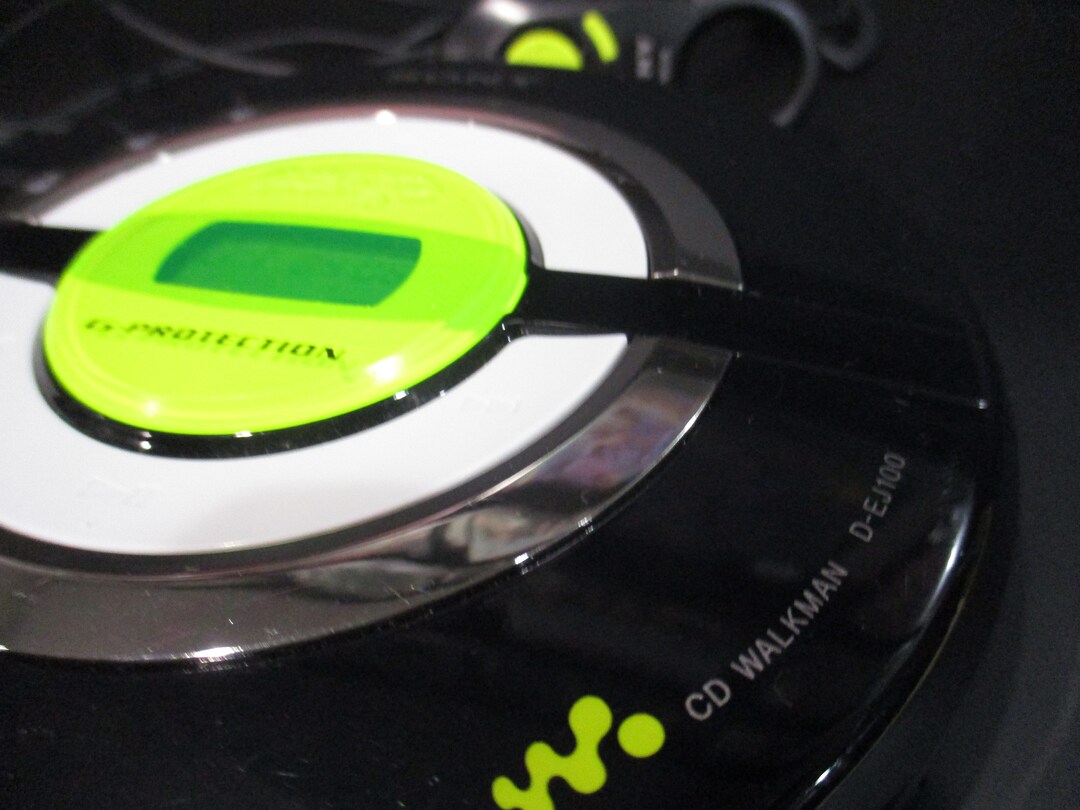 Vintage Sony CD Walkman Model D-EJ100 With RM-MC26 Remote and Original ...