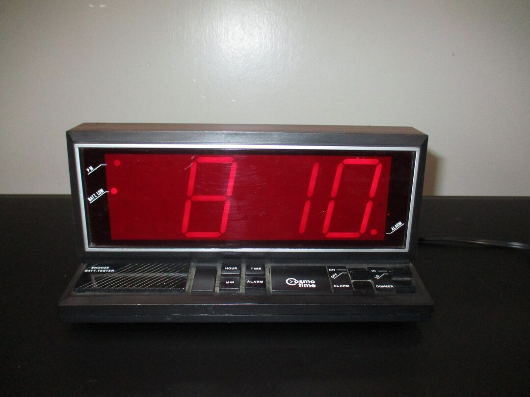 Vintage Early 80's Cosmo Time Alarm Clock Extra Large Red Display Loud ...