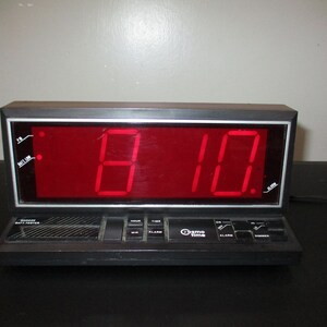 Vintage Early 80's Cosmo Time Alarm Clock Extra Large Red Display Loud ...