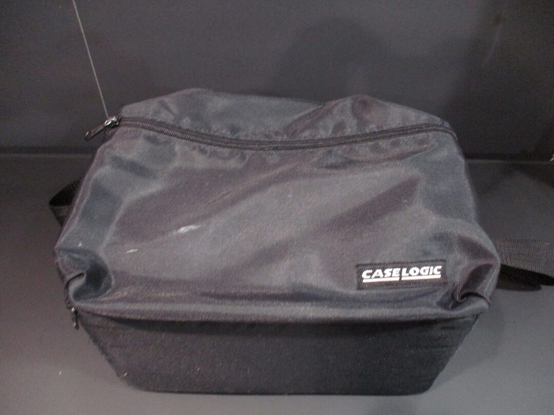 1990's Case Logic Black CD Carrying Case 30 Discs Carrying Strap ...