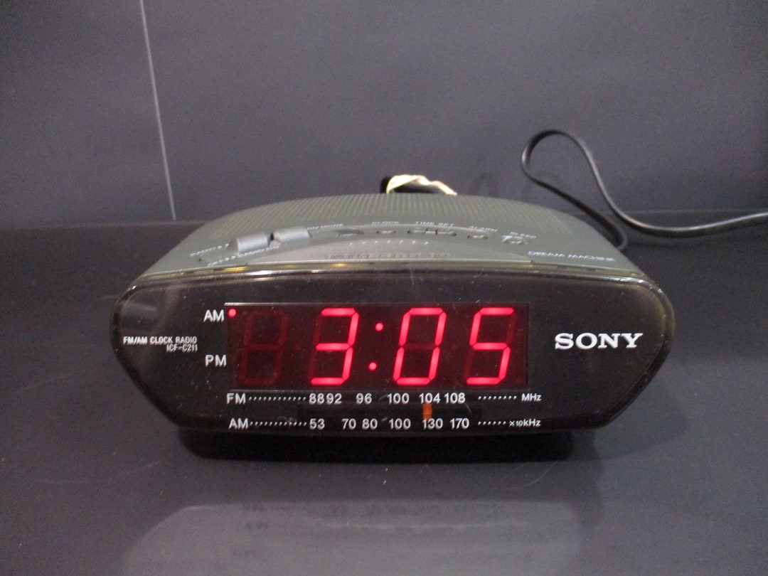 Vintage 1990's Sony Dream Machine FM/AM Digital Clock Radio Alarm Clock ...