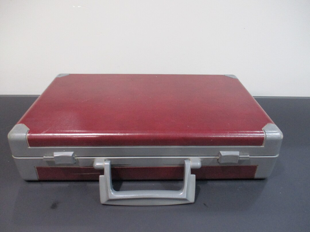 Vintage 1980's Faux Red Leather Briefcase Style Hard Shell Cassette ...
