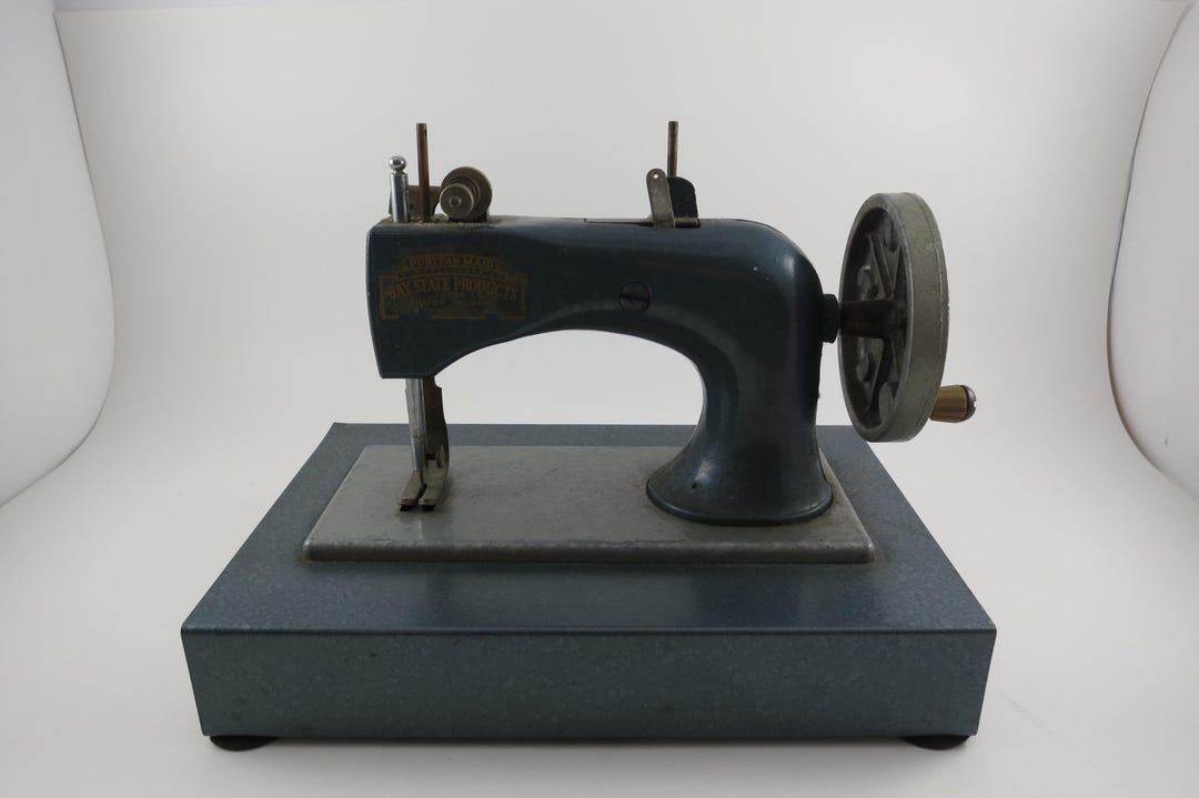 Vintage 1940's Puritan Maid Bay State Products Child's Sewing Machine ...