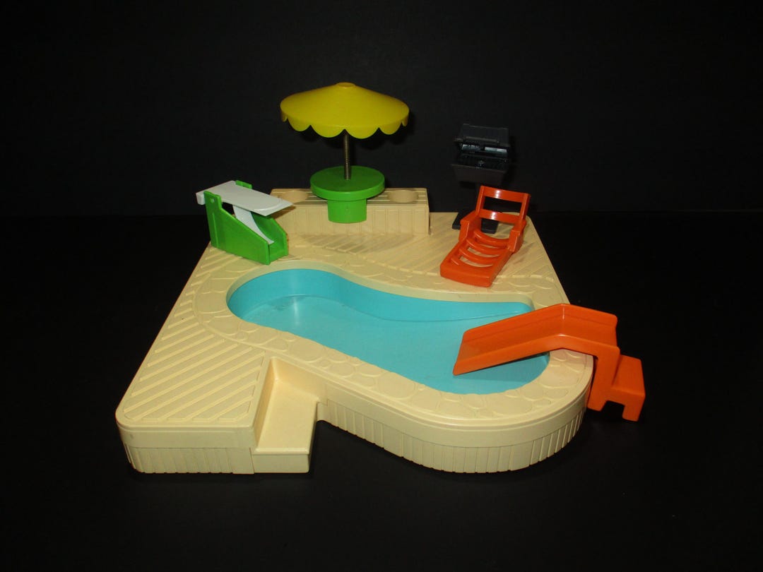 Vintage 1986 Fisher Price Little People Pool With Accessories Excellent ...