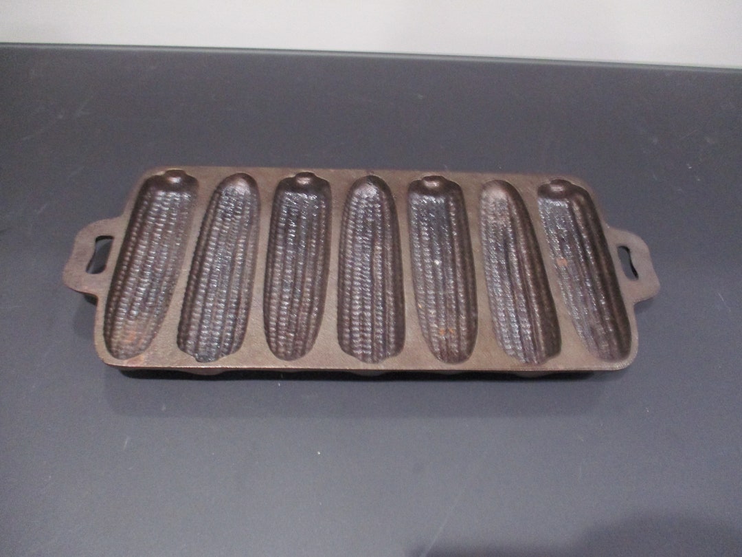 Vintage Cast Iron Corn Stick Pan Made in USA Excellent Condition Seven ...
