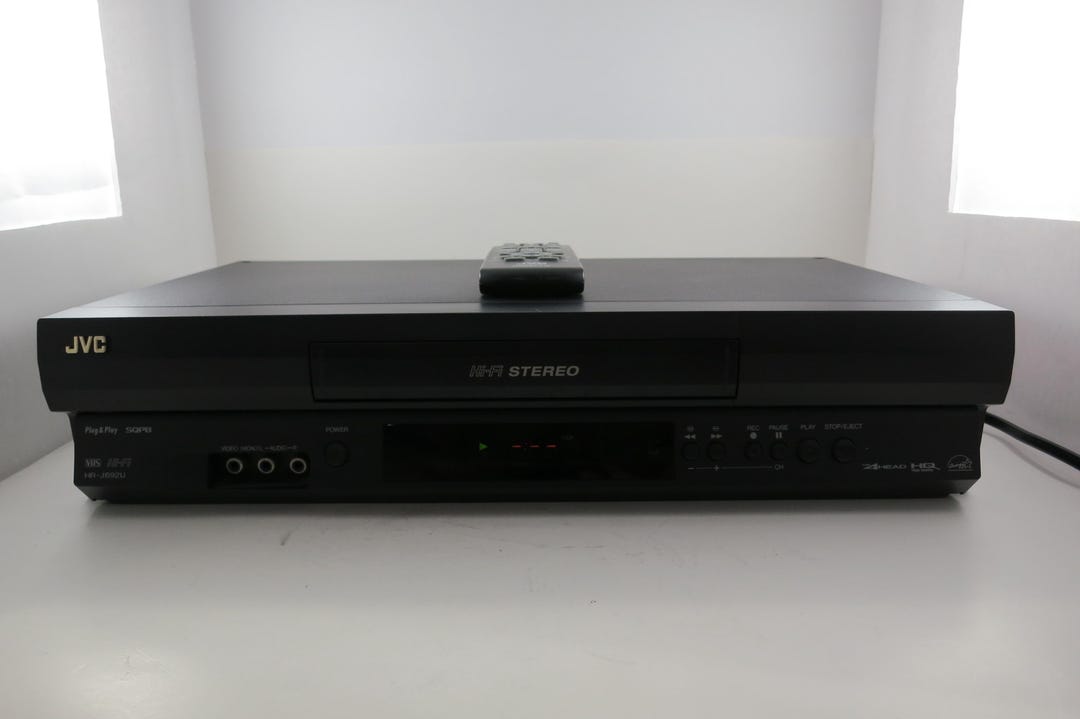 Early 90's JVC HR-J692U 4 Head VCR With Original Remote Works Perfectly ...