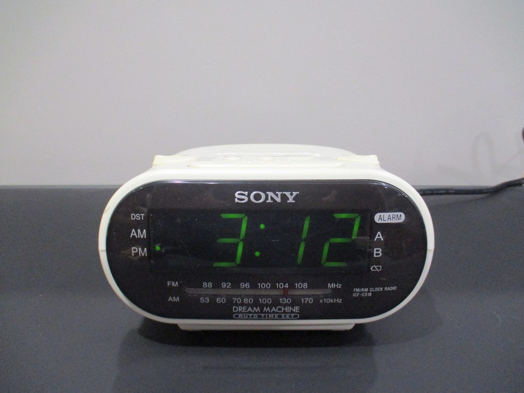 Vintage 1990's Sony Dream Machine FM/AM Digital Clock Radio Alarm Clock ...