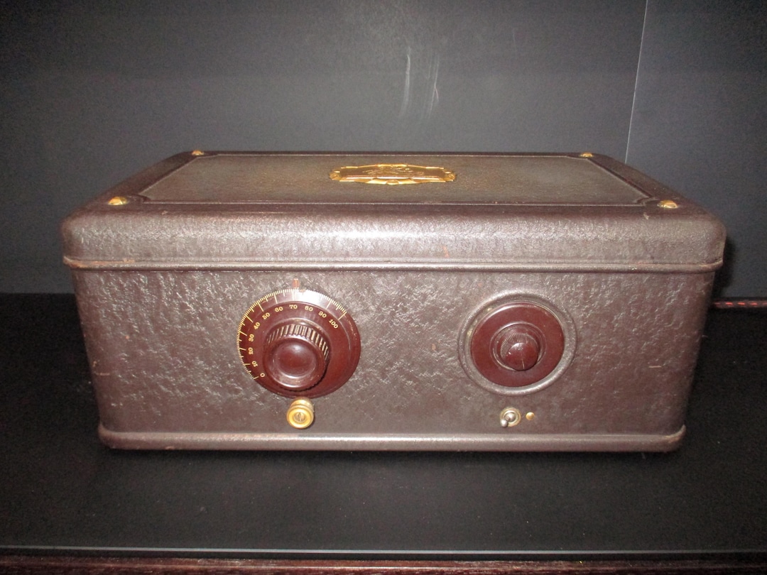Vintage 1927 Atwater Kent Model 37 Breadbox Metal Tube Radio Looks ...