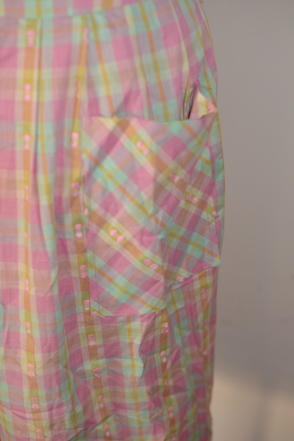 Vintage 1950s Spring Plaid A-line Pleated Housewife Dress With Pockets ...