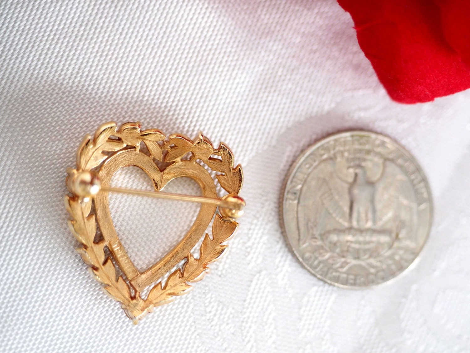 TRIFARI dearest Gold Heart Brooch Pin-gem Color - Etsy