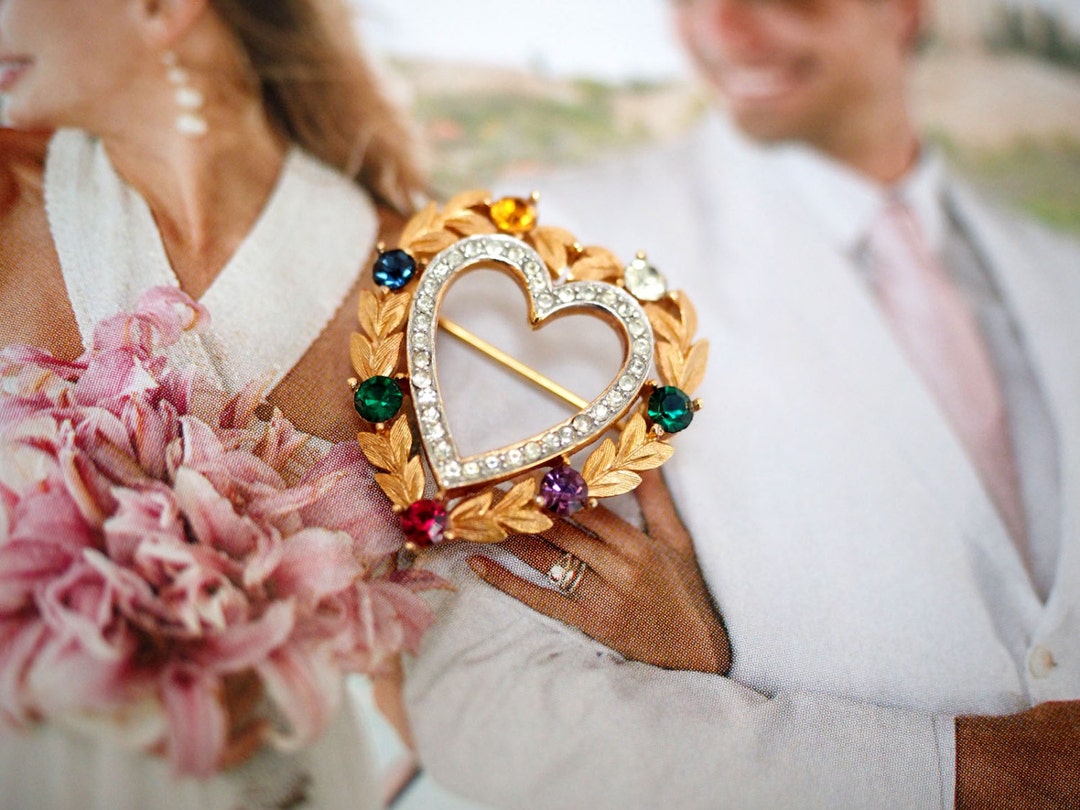 TRIFARI "dearest" Gold Heart Brooch Pin-gem Color Crystal Rhinestones ...