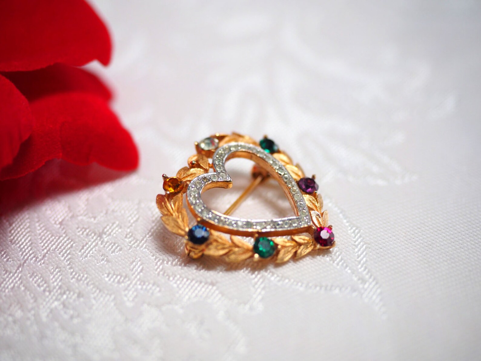 TRIFARI dearest Gold Heart Brooch Pin-gem Color - Etsy