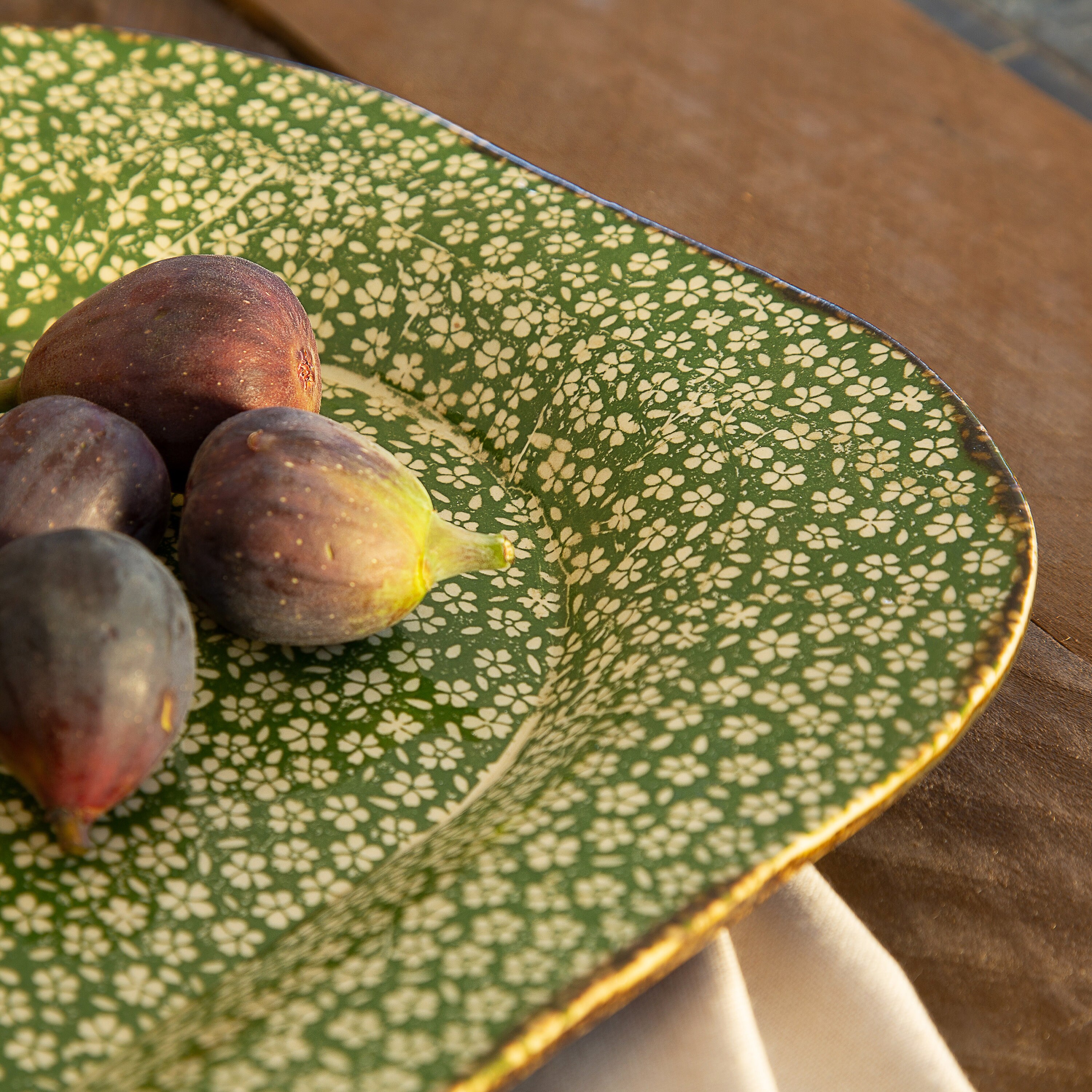 clover green serving platter