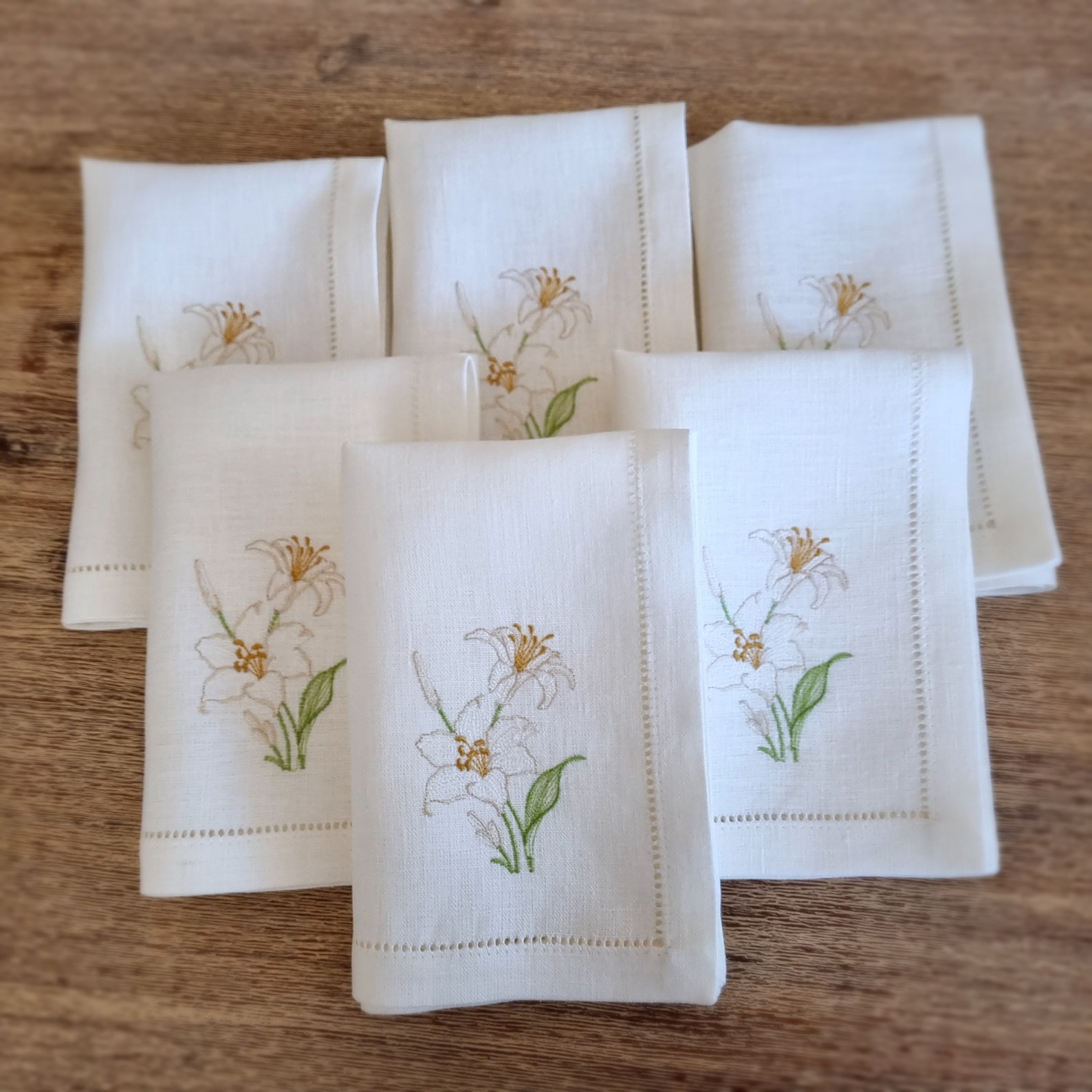 Linen Dinner Napkin With Lily Embroidery Embroidered Napkin - Etsy
