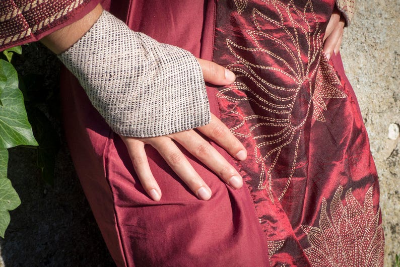 Hand Embroidered Silk Reversible Mitains Beige Black Red - Etsy