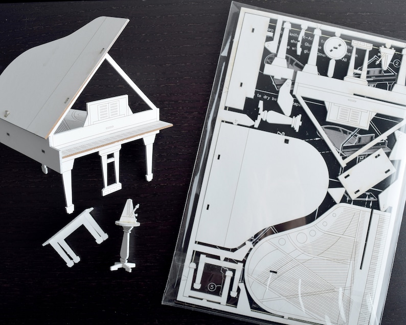 Grand Piano Model Kit, Piano, Bench & Metronome, Scale 18:1, Miniature ...