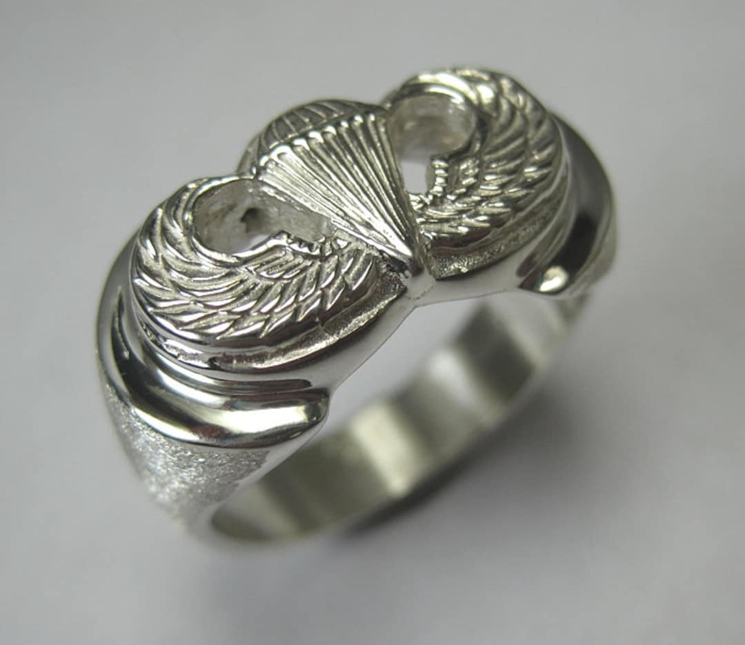 Airborne Jump Wings Signet Ring (RR02975A) - Great Military and ...