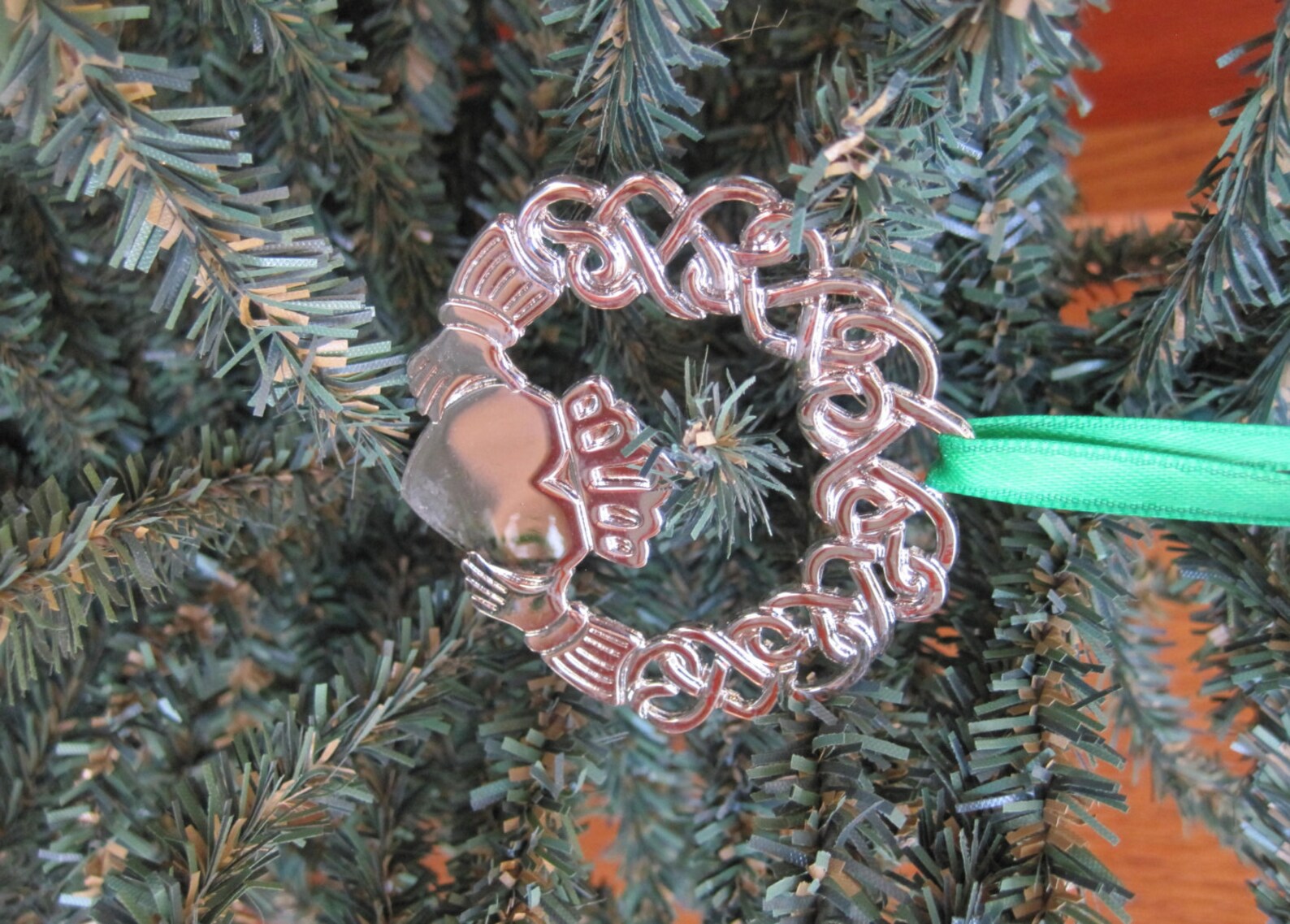 Celtic Claddagh Wreath Ornament: 2 1/4" X 2 1/4" - Comes in Velveteen ...