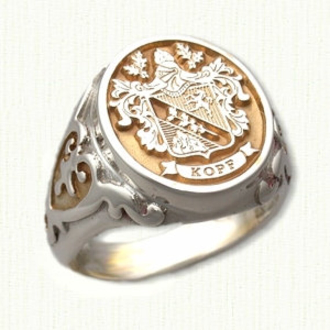Custom Family Crest Signet Ring - Etsy