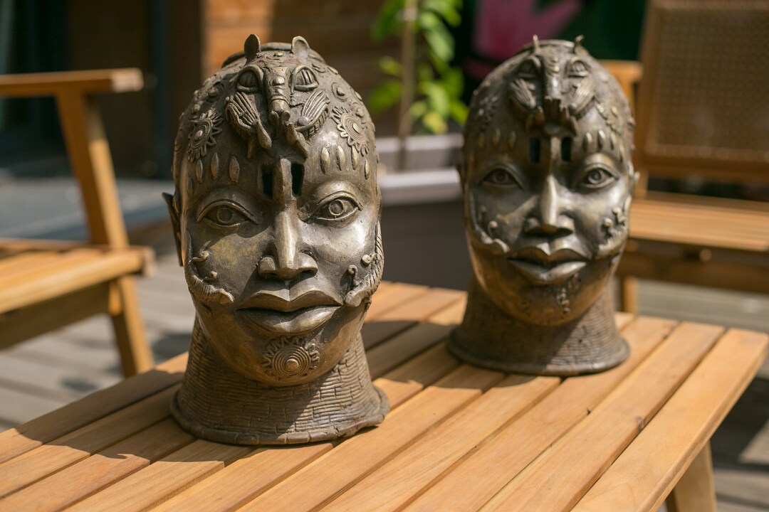 2 Bronze Commemorative Heads Warrior Oba Nigeria With Rare Leopard Head ...
