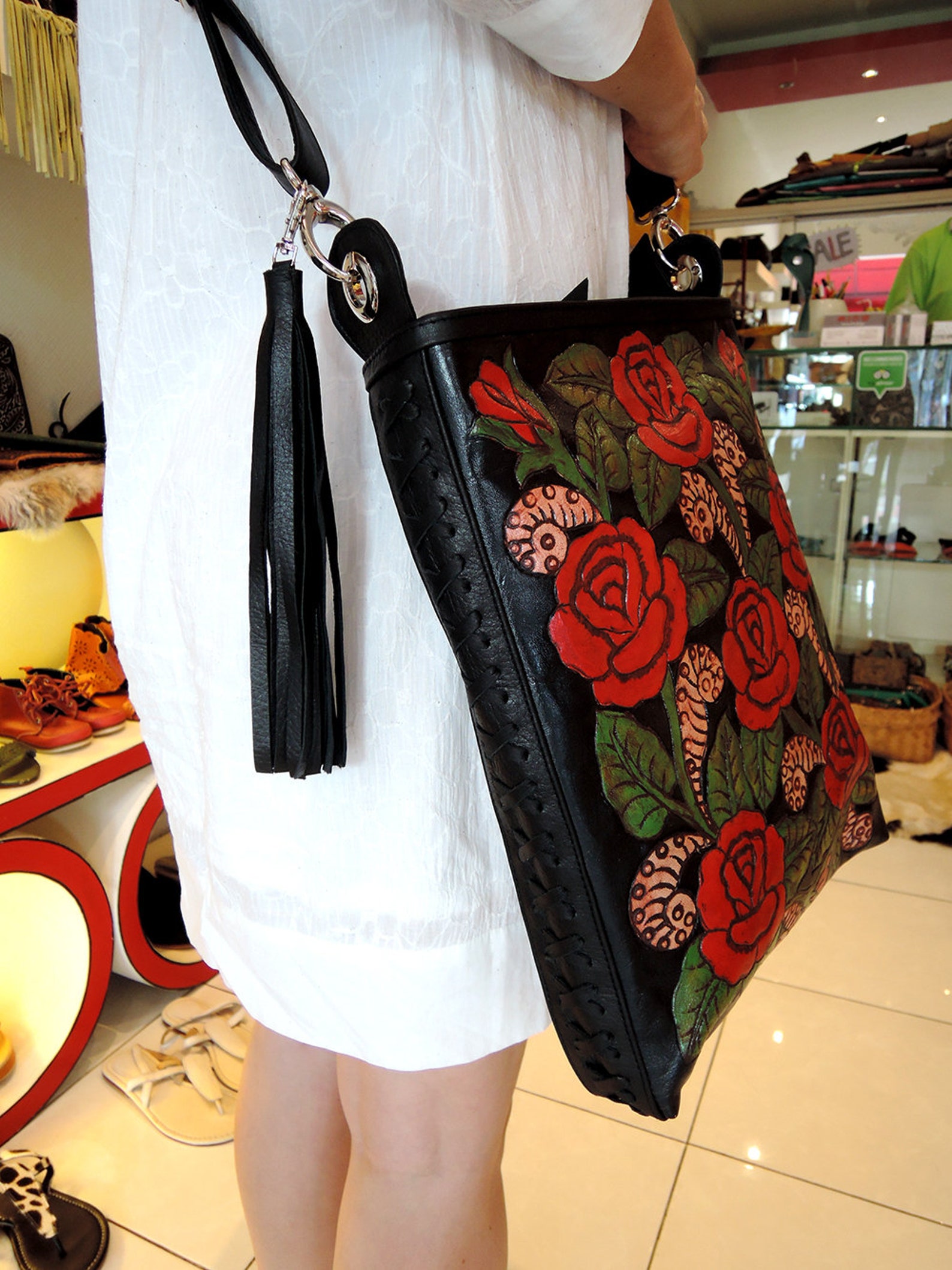 ROSE BAG LEATHER, Tooled Leather Purse Red Roses. Shoulder Bag ...