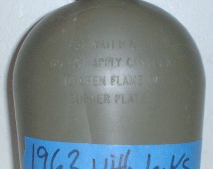 US Army Polyethelene (plastic) 1-quart Canteen Dated 1963; Vietnam War ...