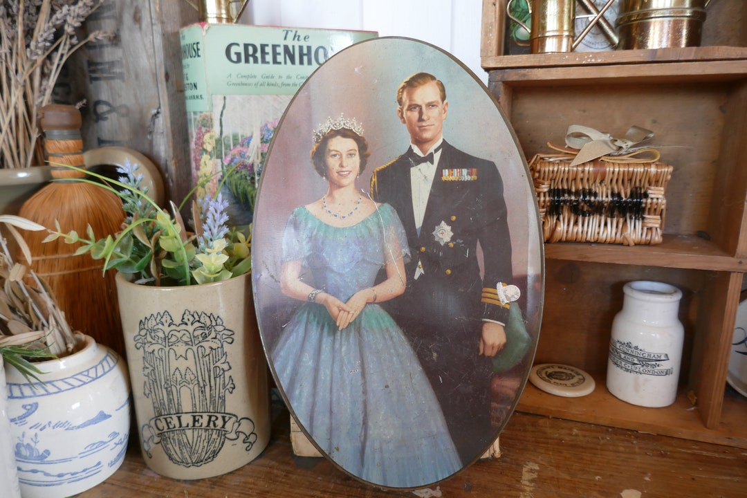 Vintage Queen Tin Keepsake Box Vintage Candy Tin Vintage Sweet Tin ...