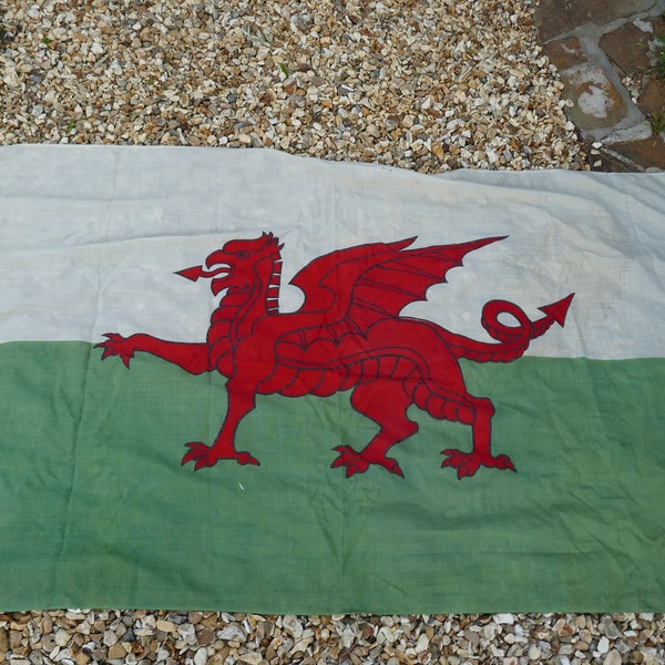 Welsh Flag - Etsy