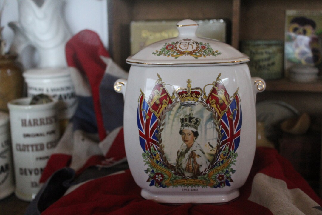 Vintage Royal Family Pottery, Queen Elizabeth Biscuit Barrel, Queen ...