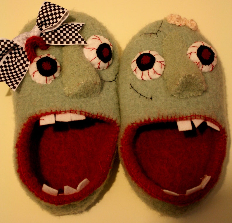 PDF Waking Dead Felted Slipper Knitting Pattern - Etsy PDF Waking Dead Felted Slipper Knitting Pattern - Etsy