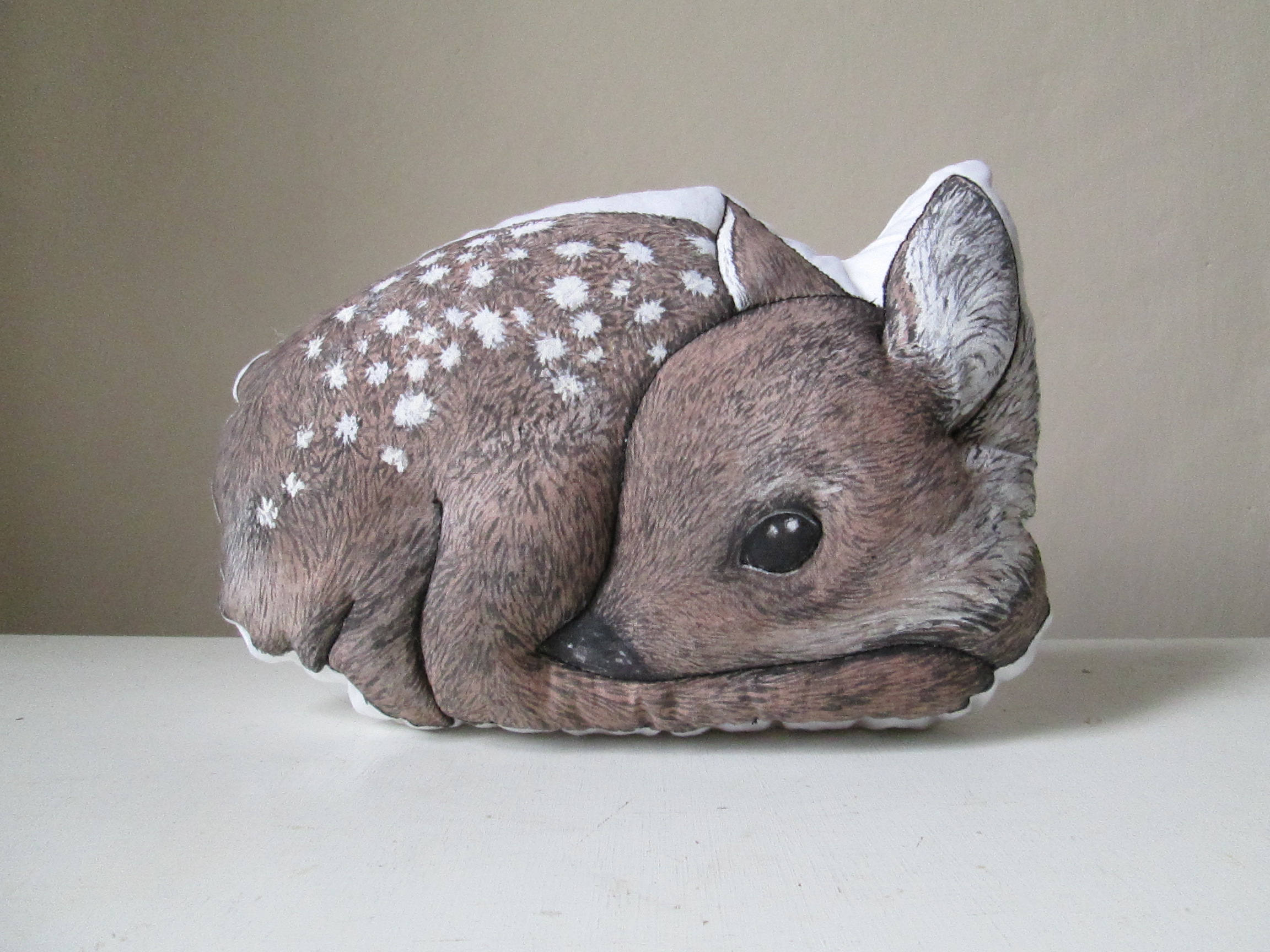Cuscino con cerbiatto che dorme piccolo cervo dipinto a mano - Etsy Italia