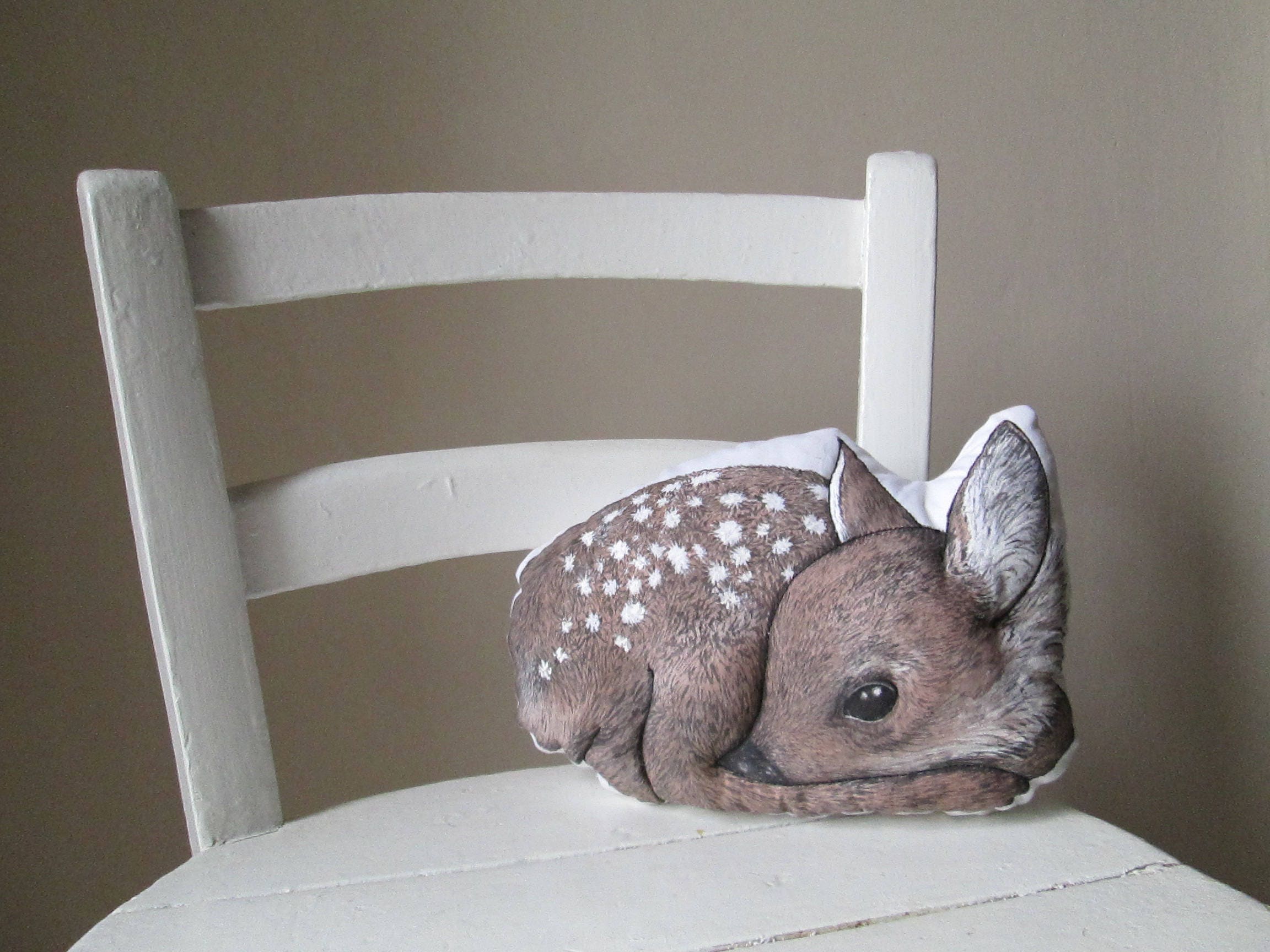 Cuscino con cerbiatto che dorme piccolo cervo dipinto a mano - Etsy Italia