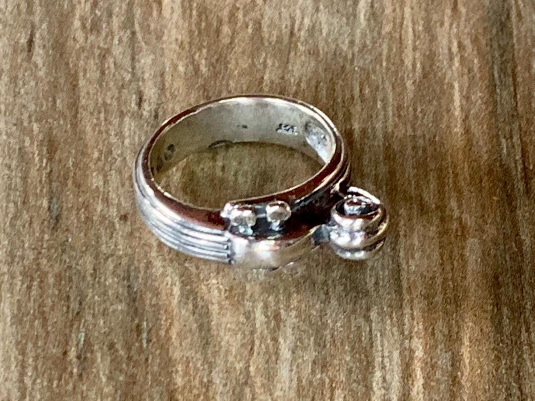 Violin Ring Size 9 by Symbology | Etsy