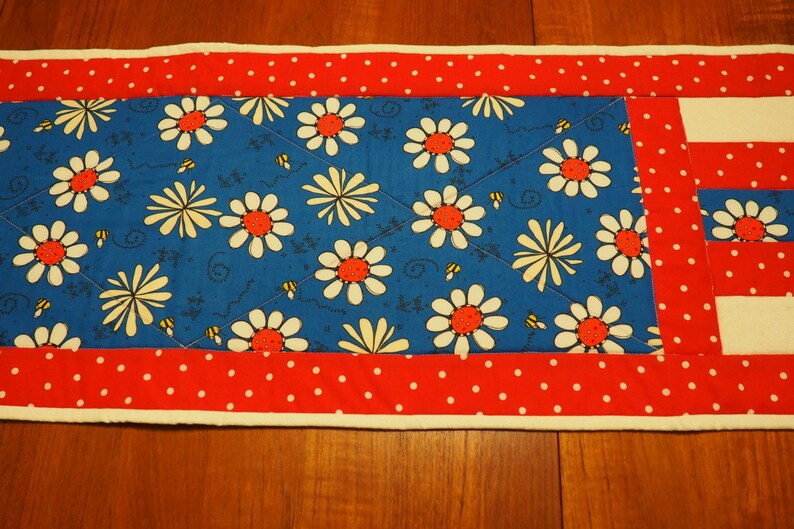 Red White and Blue Daisies Table Runner, Handmade Table Runner ...
