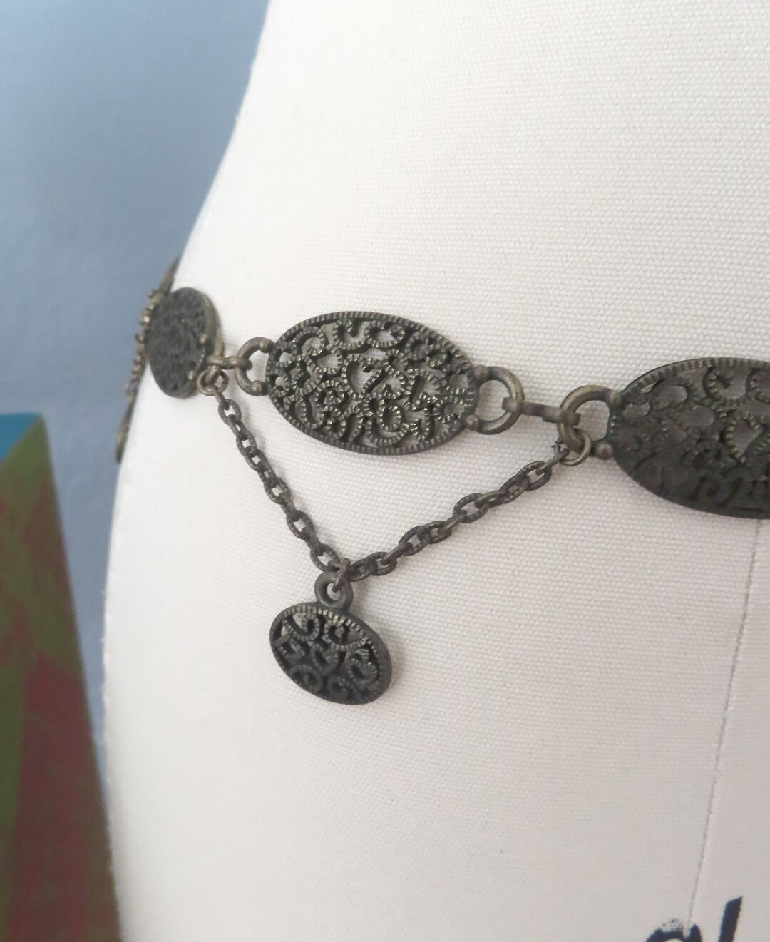 1980s Oval Medallion Chain Belt | One Size | Hippy Belt Hip Hugger Belt ...