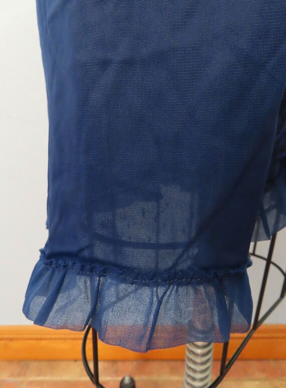 1970s navy lace ruffle half slip | womens medium | sl… - Gem