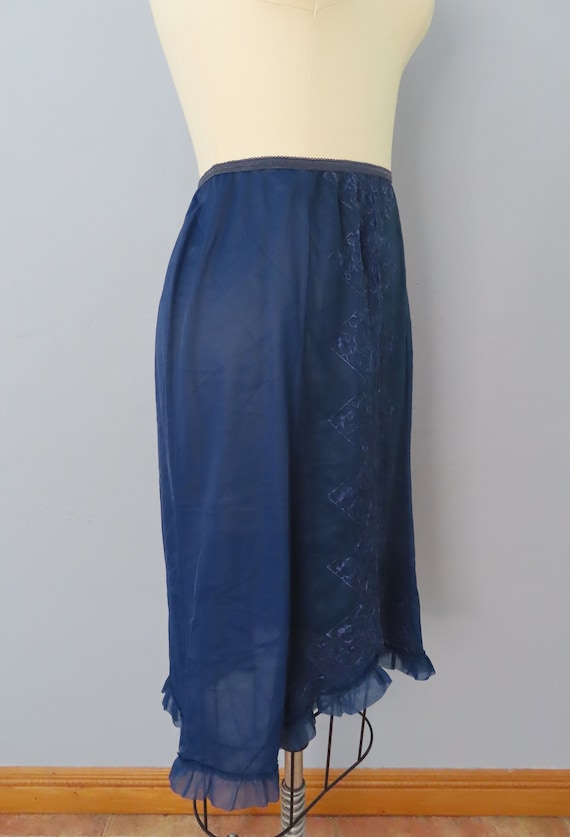 1970s navy lace ruffle half slip | womens medium | sl… - Gem