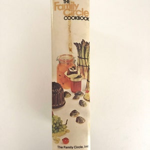 1974 the Family Circle Cookbook | Farmhouse Kitchen Vintage ...