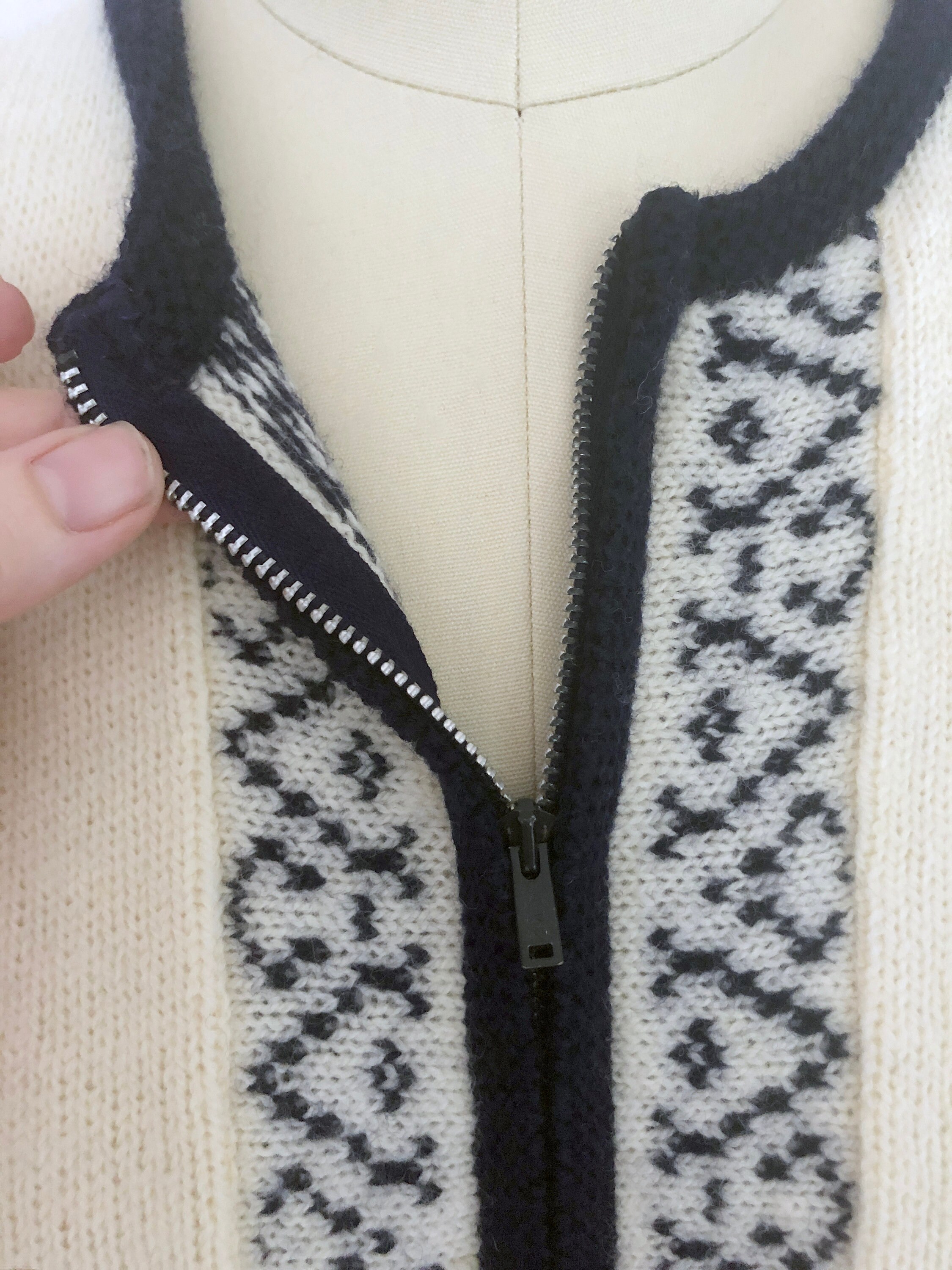 1950s Garland Knit Zip Front Cardigan Sweater | Medium 1950s Garland Knit Zip Front Cardigan Sweater | Medium