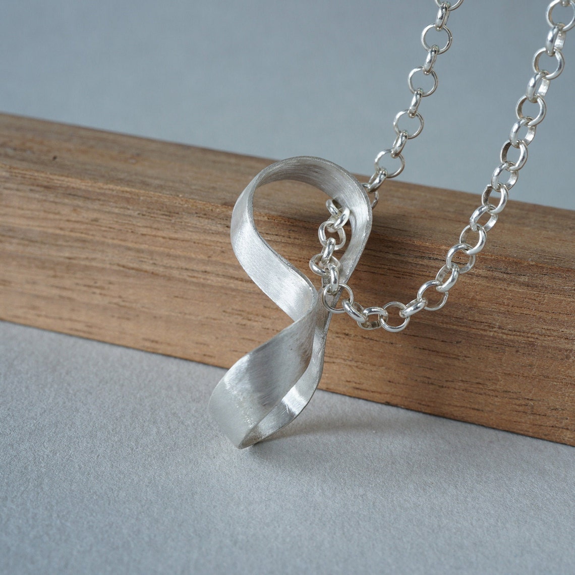 Mobius Strip Pendant in Silver Möbius Pendant Maths Jewelry - Etsy
