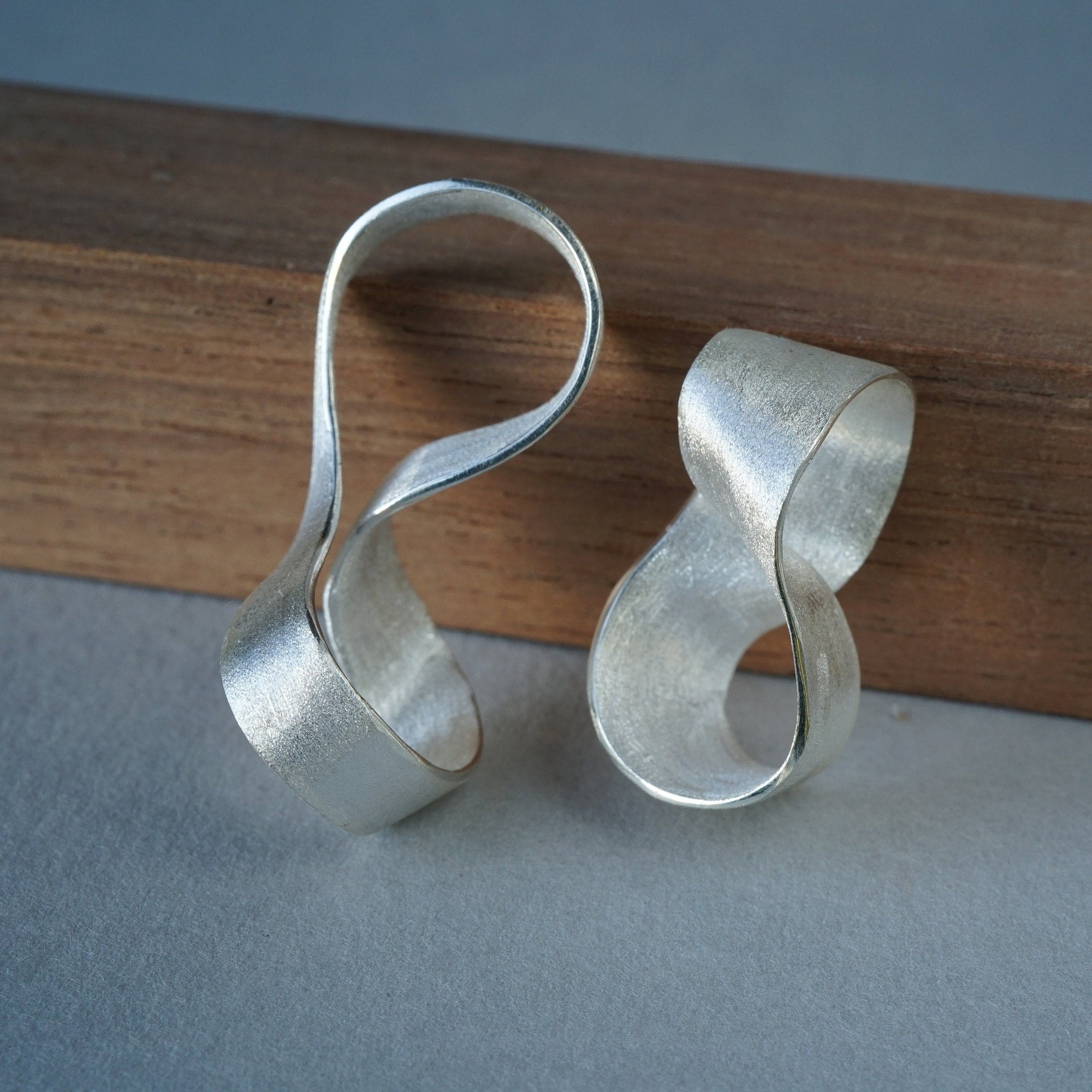 Small Mobius strip pendant in sterling silver. Möbius pendant. | Etsy