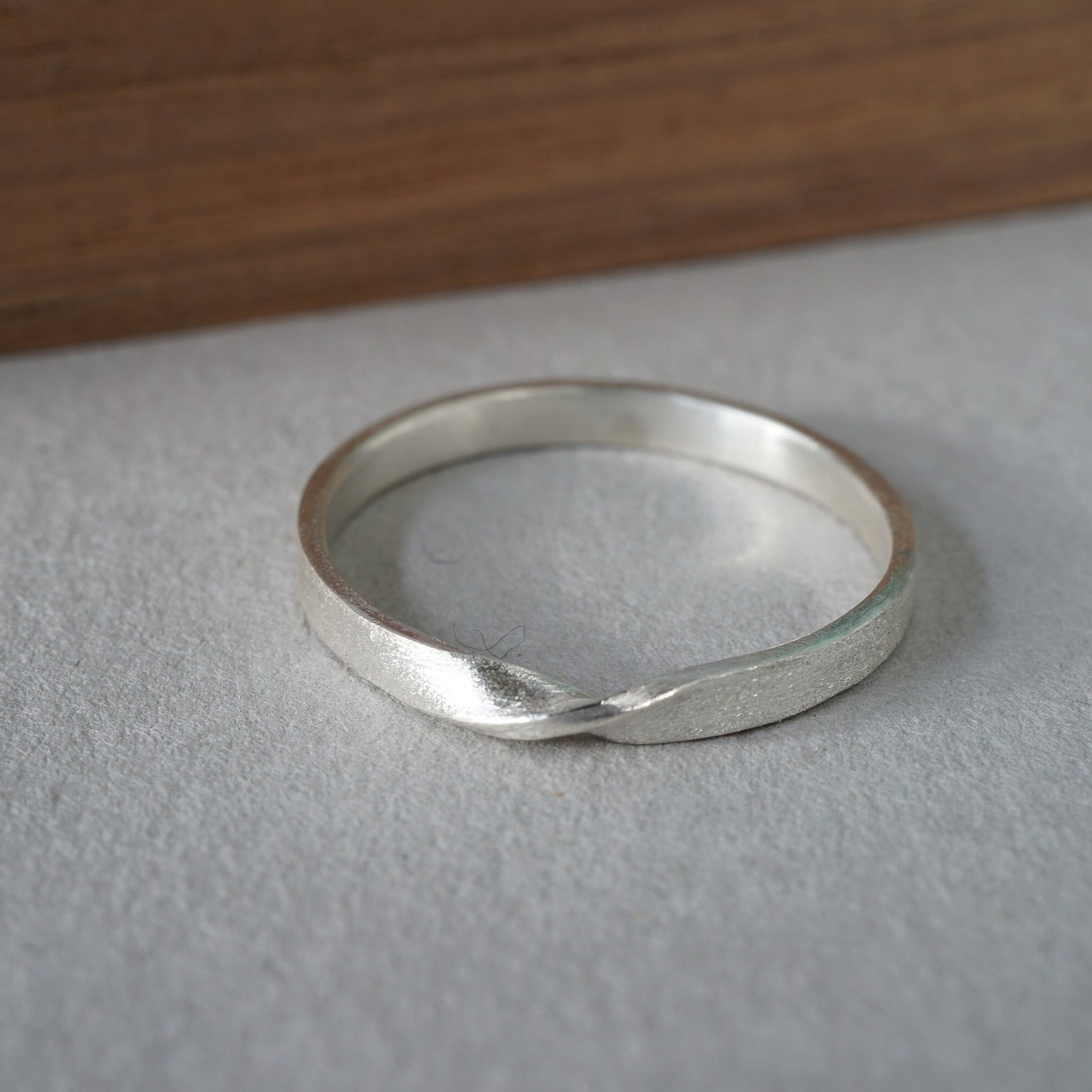 Dainty Mobius Twist Ring, Handmade Infinity Band - Etsy