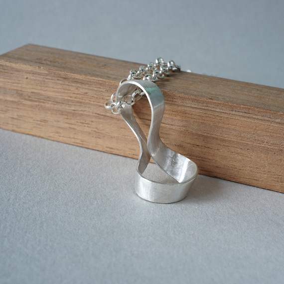Mobius Strip Pendant in Silver Möbius Pendant Maths Jewelry - Etsy