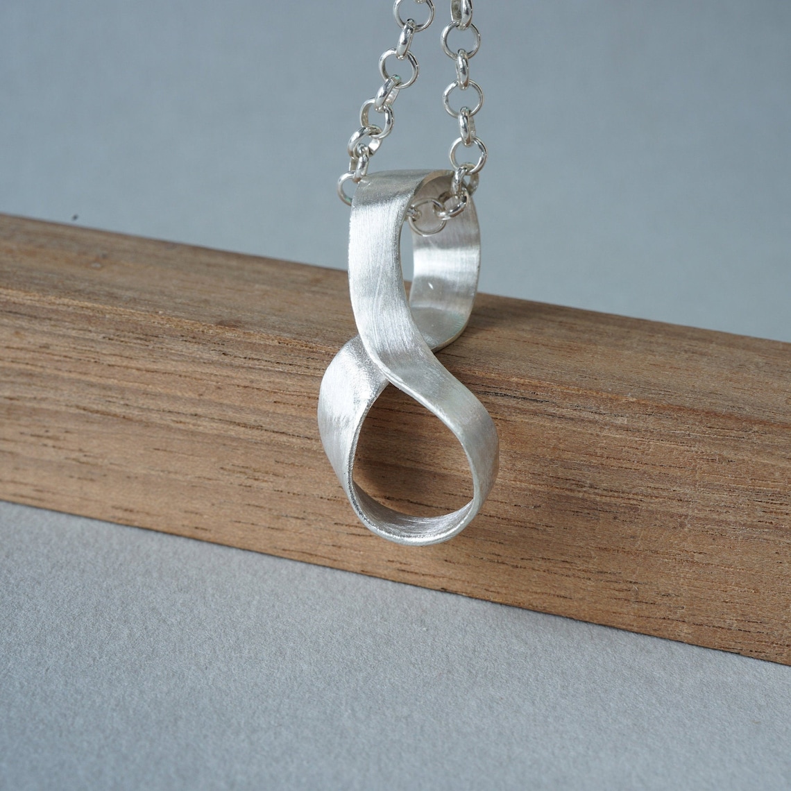 Mobius Strip Pendant in Silver Möbius Pendant Maths Jewelry - Etsy