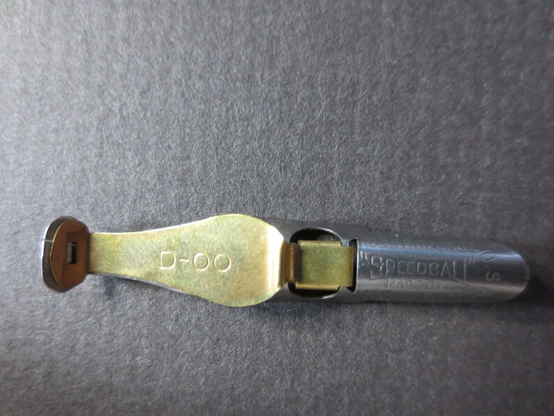 Four D-00 Speedball, Hunt Co. Calligraphy, Broadbent Lettering Nibs ...