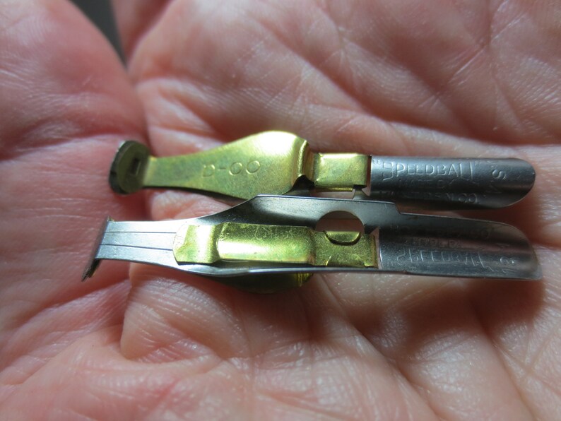 Four D-00 Speedball, Hunt Co. Calligraphy, Broadbent Lettering Nibs ...