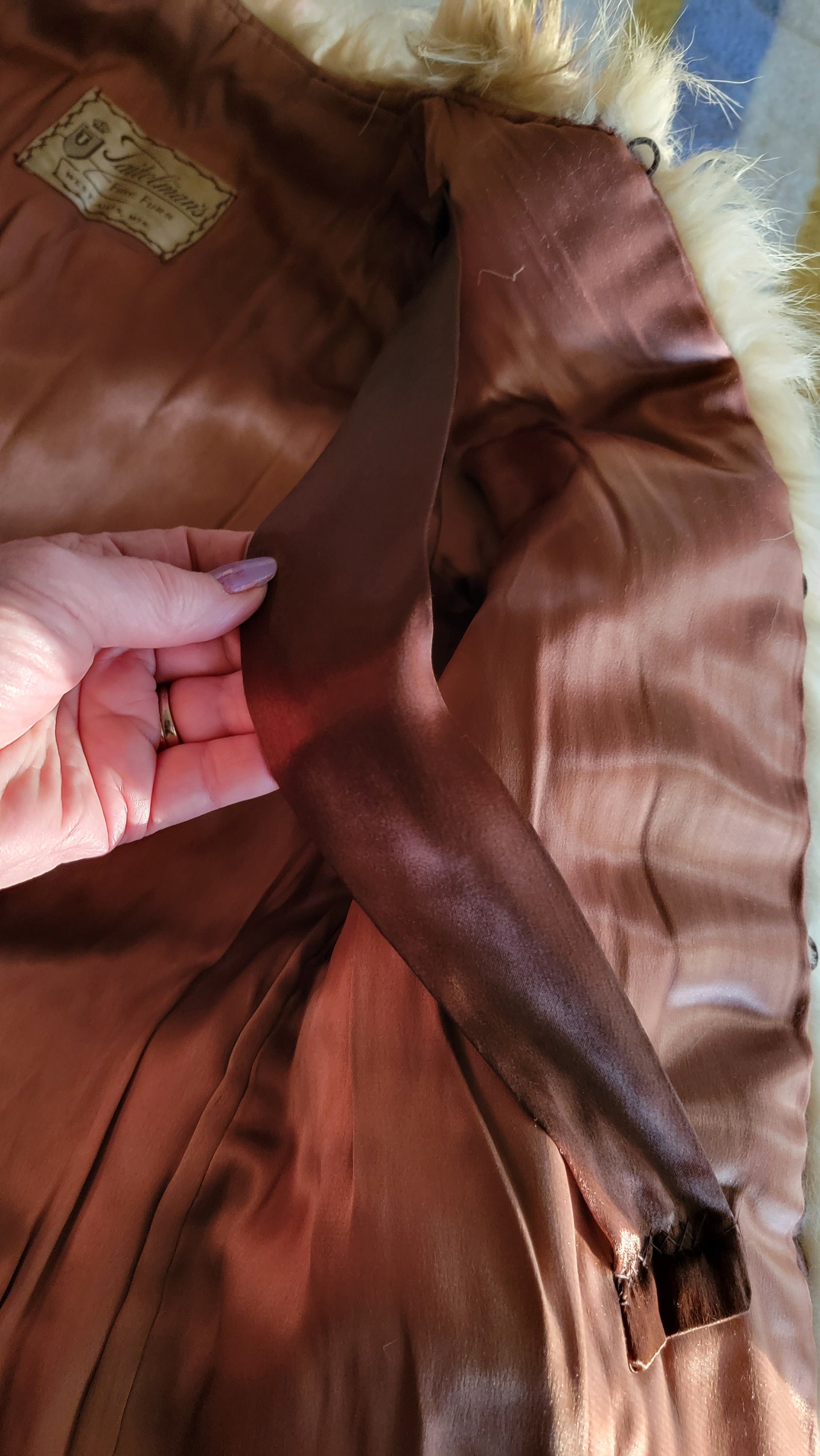 Taitelman's Fine Furs, West Allis, Wisconsin Furs, Antique Fur Coat ...