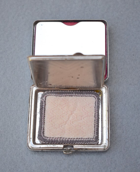 Victorian Style Compact Vintage Collectible - Gem